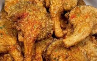 椒盐蘑菇用面粉还是淀粉_哪个更酥脆