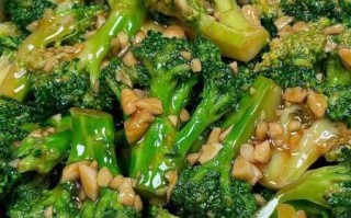 蒸西兰花怎么做才脆绿_蒸西兰花需要焯水吗