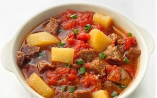 西红柿土豆牛肉怎么做_牛肉炖多久才软烂