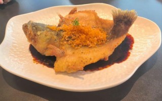糖醋鲈鱼怎么做才好吃_糖醋鲈鱼外酥里嫩秘诀