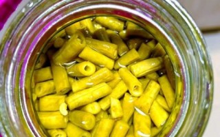 正宗自制酸豆角怎么做_酸豆角腌制多久能吃