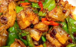 青椒回锅肉怎么炒好吃_青椒回锅肉的家常做法