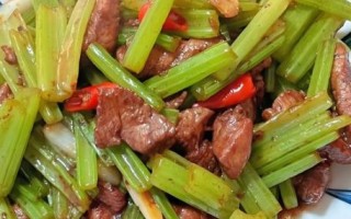 芹菜炒肉丝怎么做_芹菜炒肉丝用焯水吗