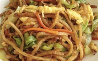 肉炒饼丝怎么炒好吃_家常肉炒饼丝做法