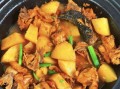 东北鸡肉炖土豆怎么做_东北鸡肉炖土豆的家常做法