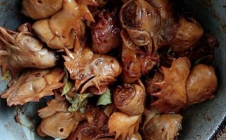 炖鸡头怎么做好吃_鸡头炖多久才入味