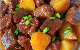 土豆烧牛肉怎么做才软烂入味_土豆烧牛肉的家常做法