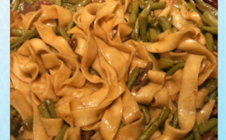 豆角焖面怎么做才好吃_豆角焖面不糊锅技巧