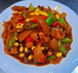 肉皮炒黄豆怎么做_肉皮炒黄豆的家常做法