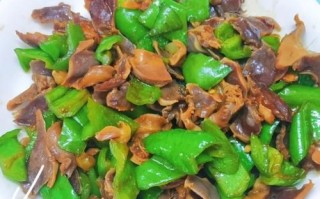 青椒炒卤鸡胗怎么做_卤鸡胗炒青椒技巧