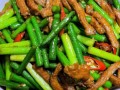 蒜毫怎么炒好吃_蒜毫炒肉家常做法