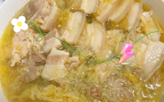酸菜炖肉怎么做_酸菜炖肉用哪个部位