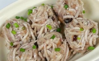 蒸芋头丝丸子怎么做_蒸芋头丝丸子热量高吗