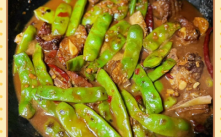 排骨炖豆腐怎么做好吃_排骨炖豆腐的家常做法