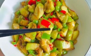 青茄子怎么炒好吃_青茄子家常做法窍门