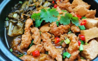 酥肉汤里配什么菜_酥肉汤配菜推荐