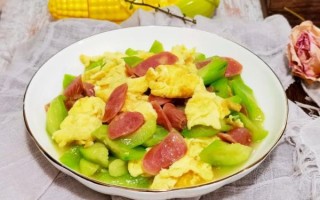 丝瓜炒火腿肠怎么炒好吃_丝瓜炒火腿肠的家常做法