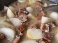 腊排骨炖萝卜干怎么做_腊排骨炖萝卜干要焯水吗