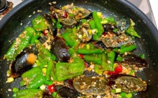 皮蛋炒青椒怎么做_皮蛋炒青椒用不用焯水