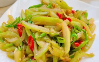 西瓜皮怎么炒好吃_西瓜皮的做法大全家常