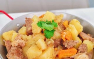 牛肉炖土豆家常做法_怎么做才软烂入味