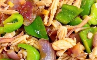 洋葱炒鱿鱼怎么炒才嫩_洋葱炒鱿鱼家常做法