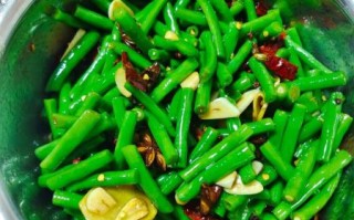豇豆怎么腌制又脆又好吃_豇豆腌制需要焯水吗