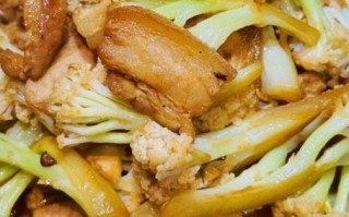 菜花炒肉怎么做_菜花炒肉先炒肉还是先炒菜花