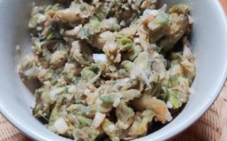 蒸槐花怎么做才好吃_蒸槐花需要焯水吗