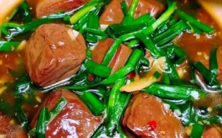 猪红韭菜怎么做才好吃_猪红韭菜的家常做法