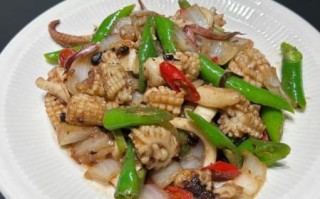 炒鱿鱼家常做法_怎么炒鱿鱼才嫩