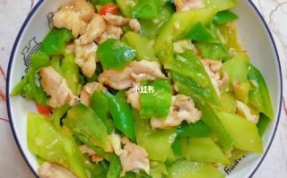 青椒炒黄瓜怎么做_青椒炒黄瓜的家常做法