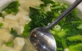 青菜汤怎么做_青菜汤热量高吗