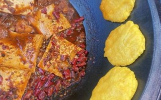 玉米面锅贴饼子怎么做_玉米面锅贴饼子怎么和面