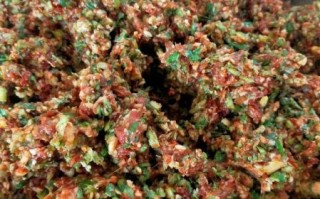 羊肉馅怎么调好吃_羊肉馅去腥增香技巧