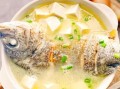 豆腐鲫鱼汤怎么做才好吃_鲫鱼汤去腥技巧