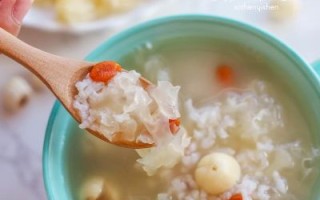 银耳莲子羹怎么熬_银耳莲子羹要熬多久