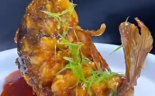 糖醋鲤鱼怎么做_糖醋鲤鱼视频教程