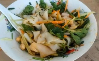 澄面凉皮怎么做_澄粉凉皮不裂的秘诀