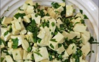 香椿拌豆腐用豆油怎么做_香椿拌豆腐用豆油好吃吗