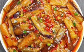 鱼香茄子家常做法_茄子怎么炒不吸油