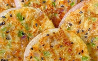 洋葱鸡蛋饼怎么做好吃_洋葱鸡蛋饼的家常做法