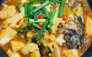 豆腐炖花鲢鱼怎么做_豆腐炖花鲢鱼的家常做法
