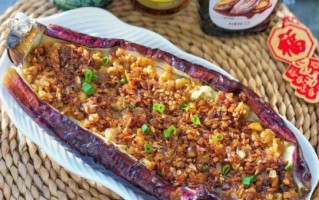 烤箱烤蒜蓉茄子怎么做_蒜蓉茄子烤箱温度时间