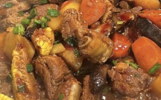 炖排骨怎么做才好吃_炖排骨需要焯水吗