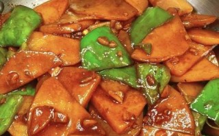 辣椒炒土豆片怎么做_辣椒炒土豆片用不用焯水