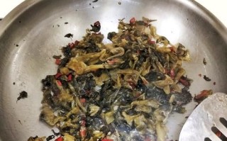 酸菜鱼火锅怎么做_酸菜鱼火锅底料怎么选