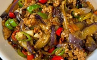 猪肉炒茄子怎么做_茄子炒肉要不要先焯水