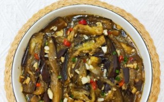 烧茄子怎么做好吃又省油_家常烧茄子步骤