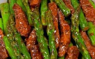 芦笋炒五花肉怎么做_芦笋炒五花肉要焯水吗